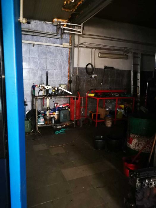 Hala Service Auto 350 mp de Vanzare Iasi • OLX.ro
