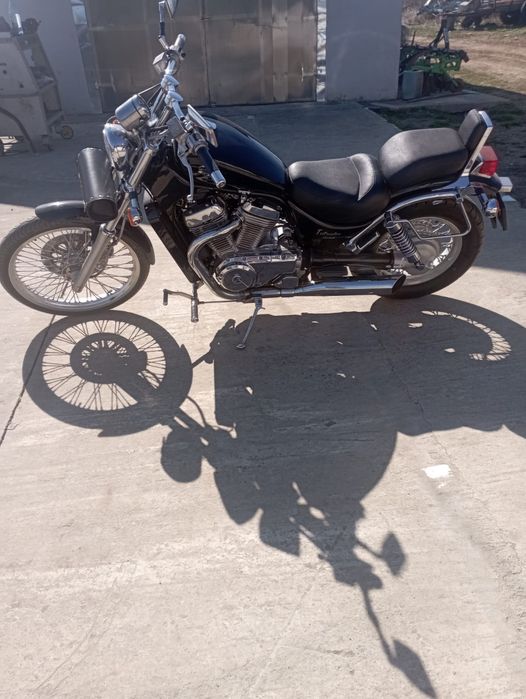 Suzuki intruder vs 800 Odobesti • OLX.ro