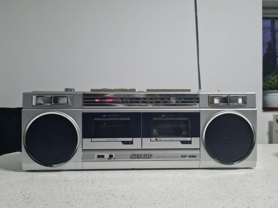 Radio casetofon Sharp GF-450 Bucov • OLX.ro