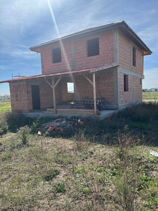 Direct proprietar, Casa la rosu, Eden Forest Gulia Gulia • OLX.ro