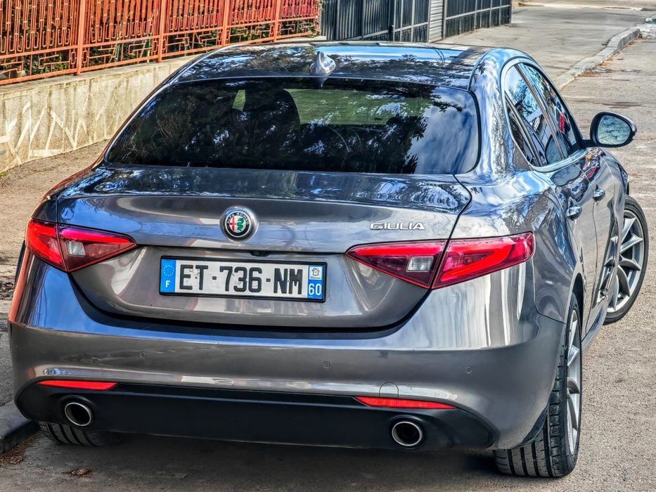Alfa Romeo Giulia 2018 2,2d 180cp EURO 6 FULL Padele var BMW Audi VW ...