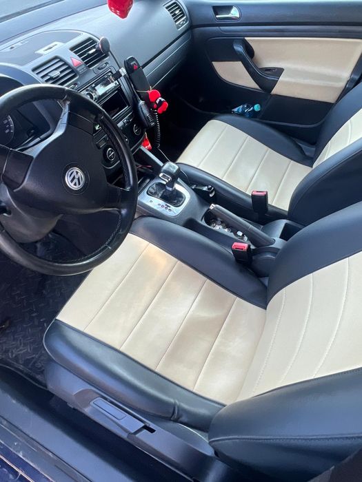 Vând Golf 5 Automat 1.9 Diesel Pascani • OLX.ro