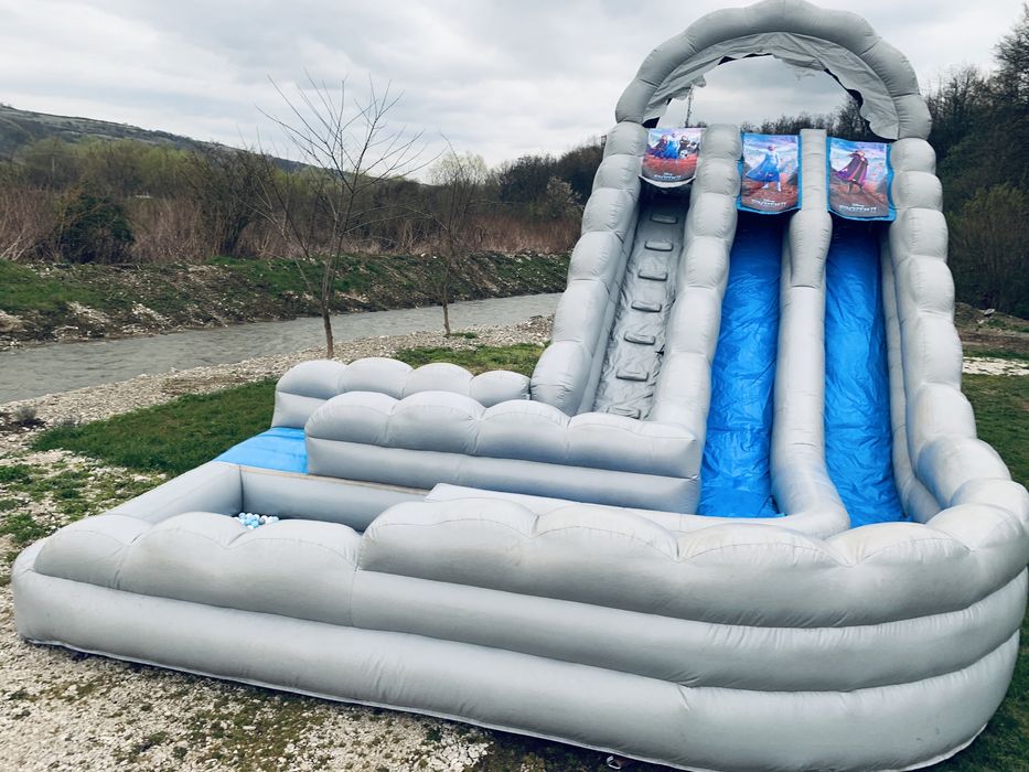 Topogan/tobogan gonflabil tematic Frozen,Elsa,Ana Aiud • OLX.ro