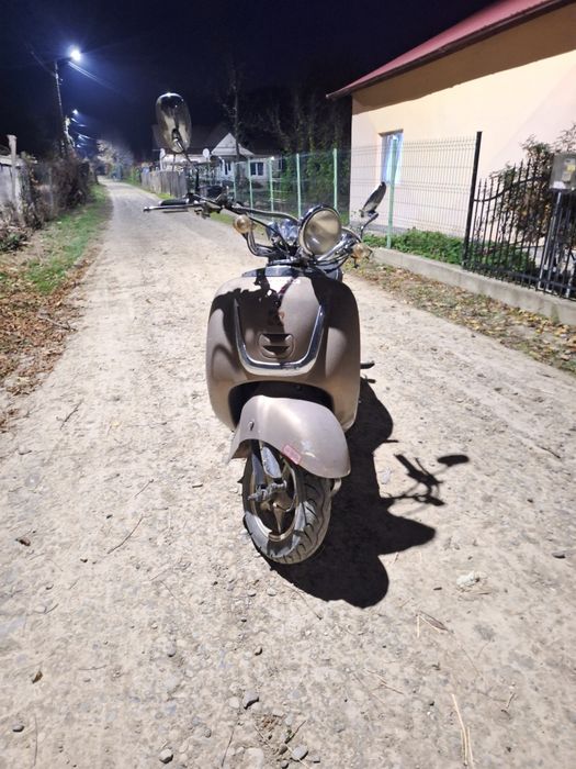 Vând/schimb scuter 80cc 4T Buda • OLX.ro