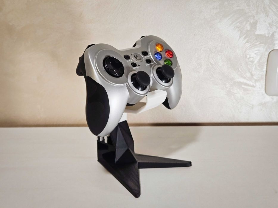 Gamepad wireless Logitech F710, PC, Argintiu, fara dongle Iasi • OLX.ro