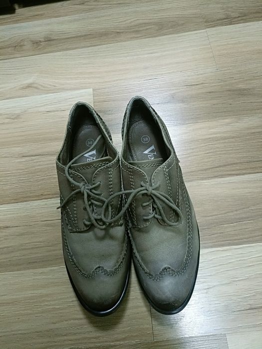Vând pantofi oxford Oradea • OLX.ro
