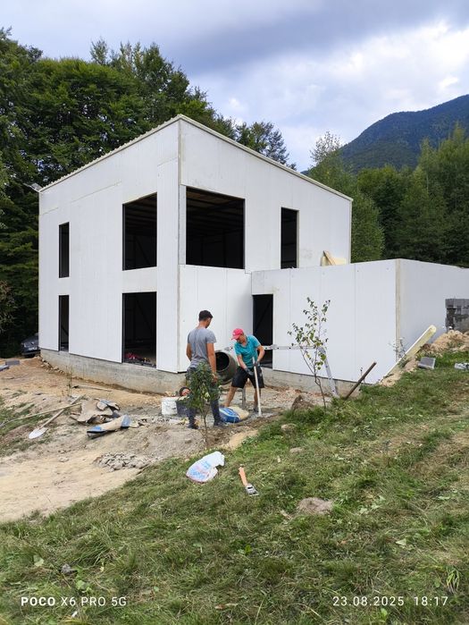 Construim case din structura metalica și panou sandwich la cheie Bacau • OLX.ro