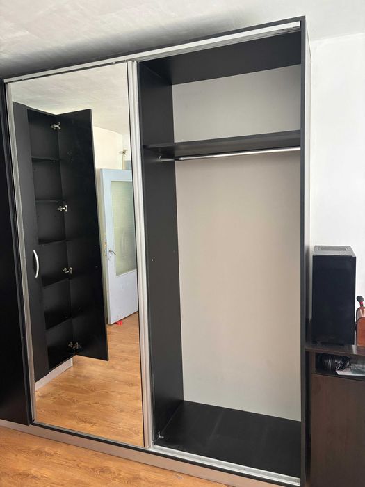 Dulap / dressing negru MDF de colt Sibiu • OLX.ro