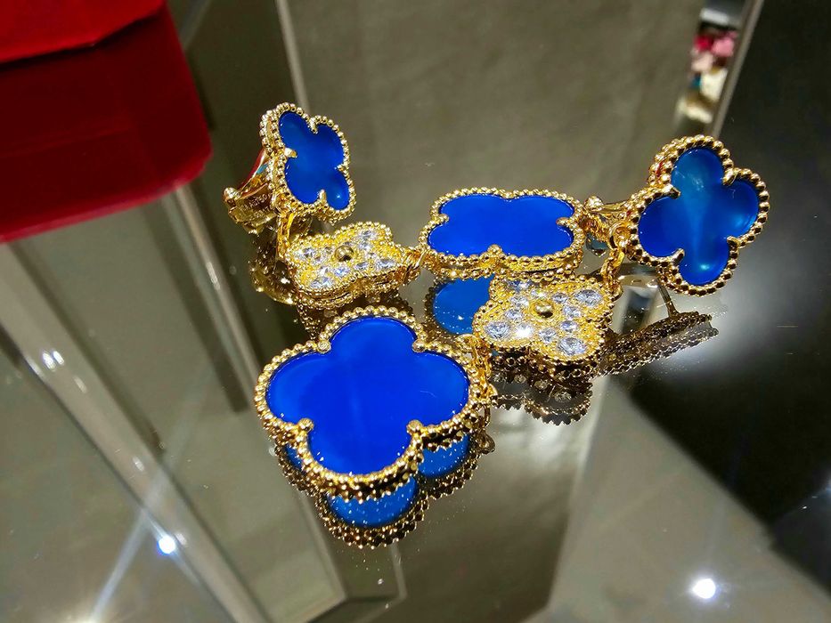 Van Cleef & Arpels VCA Blue Agate Diamond Magic Alhambra Дамски Обеци ...