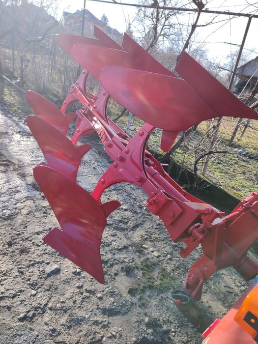 Plug reversibil Volli cu 3 trupite Cehu Silvaniei • OLX.ro