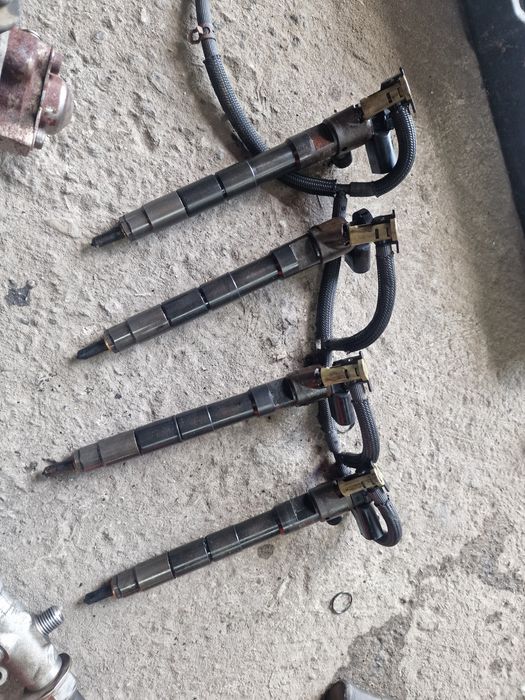 Injector pompa rampa 2.0 DAU vw crafter / man tge Francesti-Coasta • OLX.ro