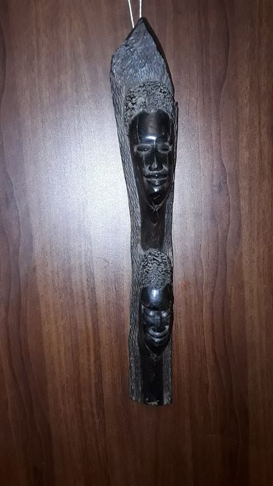 Sculptura din lemn de abanos din Africa Sibiu • OLX.ro