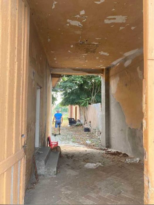 Vand Casa cu curte ( 1250 m2) in comuna Cenad, judetul Timis in Centru ...