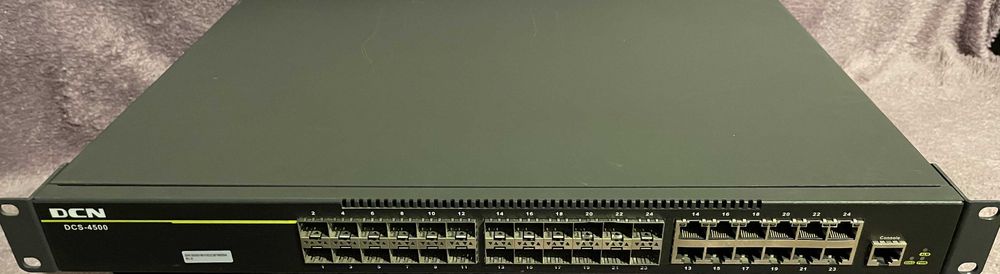 Switch DCN DCS-4500-24F -- 12GE SFP + 12GE Combo (SFP/GT) Galicea • OLX.ro