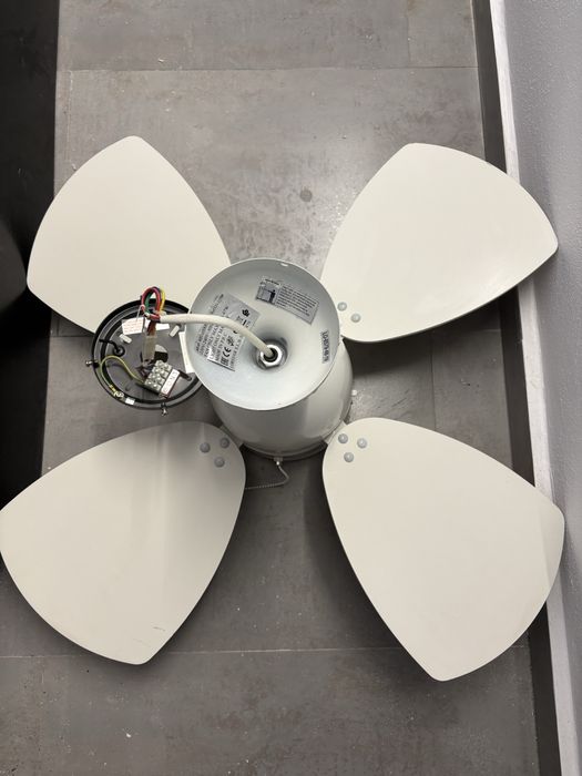 Vand lustra led 47w cu elice lemn rotative Bucuresti Sectorul 1 • OLX.ro