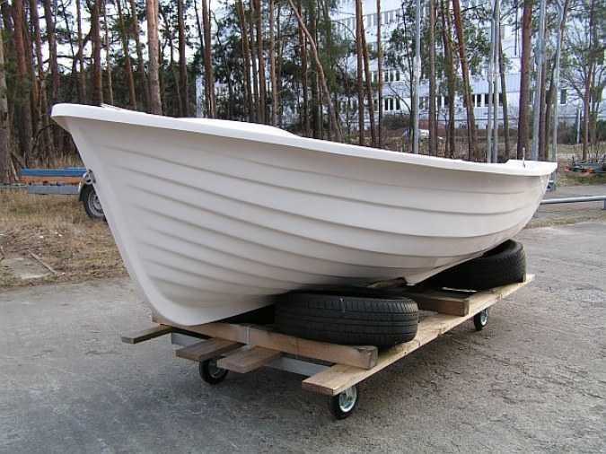 Barca fibra de sticla/plastic Classic Liner 390 Slatioara • OLX.ro