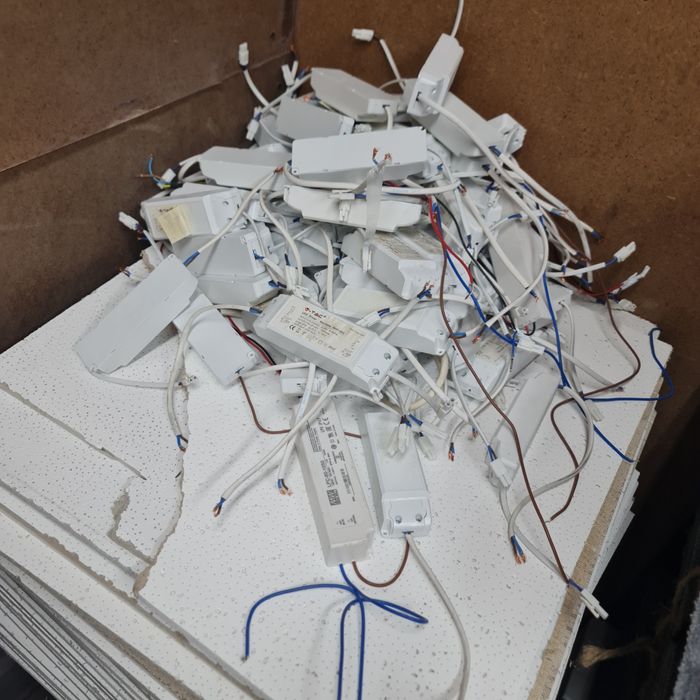 Aplice tavan LED complete 60x60 - multe bucati disponibile bec lumina ...