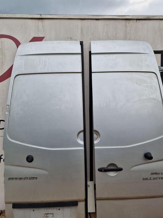 Usa usi spate mercedes sprinter w906 model inalt Francesti-Coasta • OLX.ro