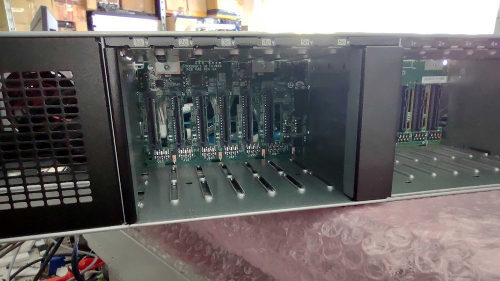 Комплект за 6 NVMe SSD 2.5" за сървър HPE DL380 G9 774741-B21 гр. София ...