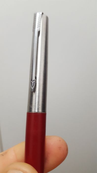 Stilou Parker rosu cu inox cu rezerva noua im stare Bucuresti Sectorul ...