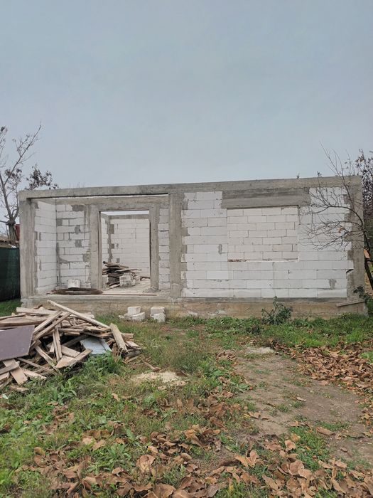 Casa de vanzare la țară Boldesti-Gradistea • OLX.ro