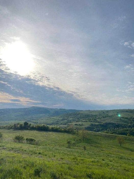 Teren Intravilan cu Priveliște Spectaculoasă în Prahova Jugureni • OLX.ro