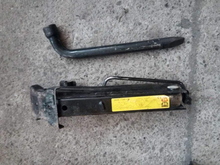 Set cric cheie roti originale ford focus mk1 Arad • OLX.ro