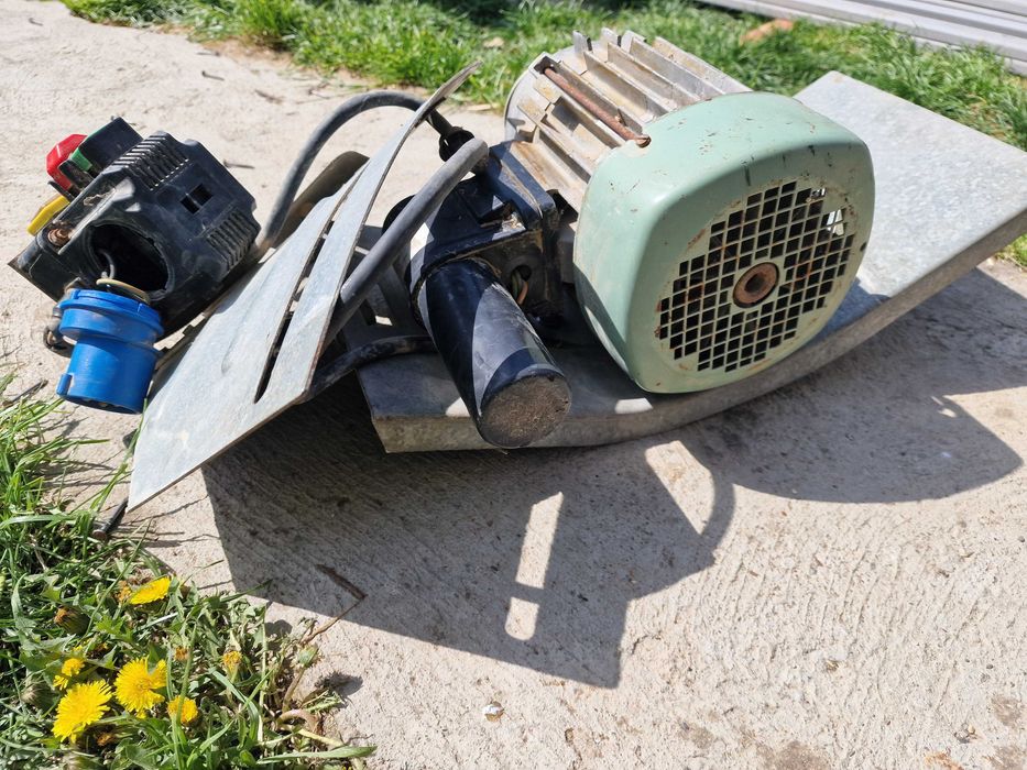 Motor electric Tripus + Panou de control IP54, 2600W, 220V/380V Focsani ...