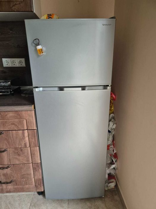 Продавам хладилник SHARP гр. Бургас Сарафово • OLX.bg
