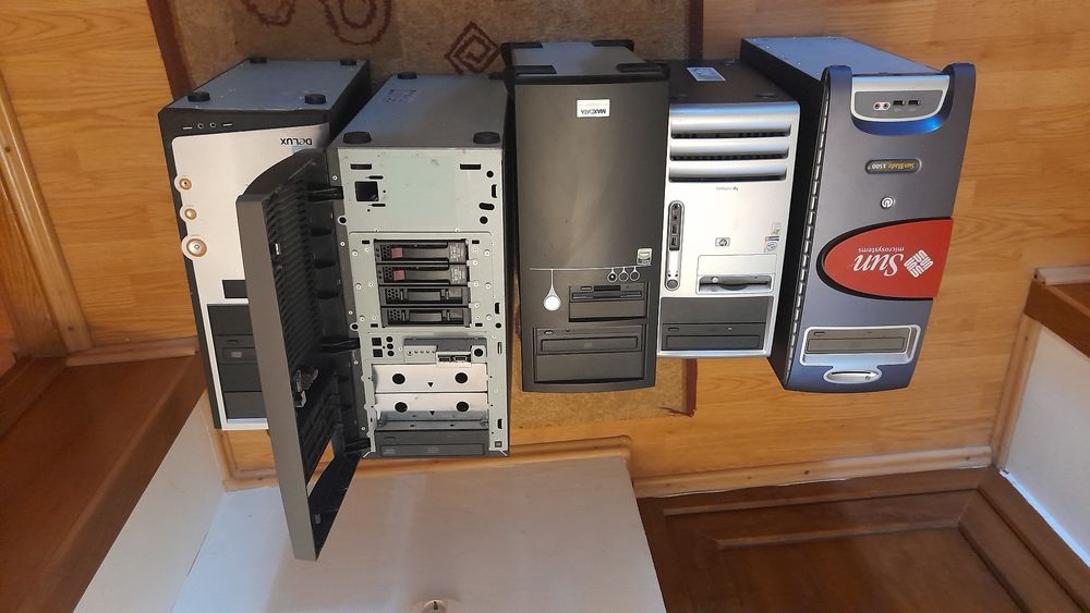 Lot calculatoare desktop Craiova • OLX.ro