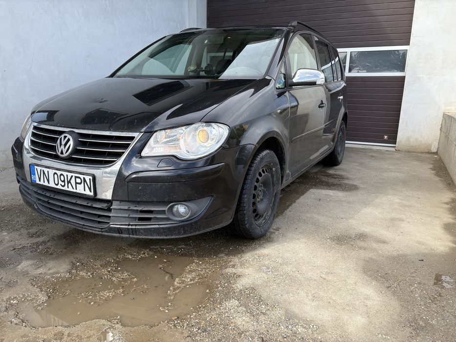 Vw Touran Automat Adjud • OLX.ro