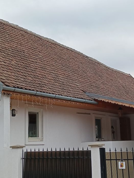 Vând țiglă solzi Mureni • OLX.ro