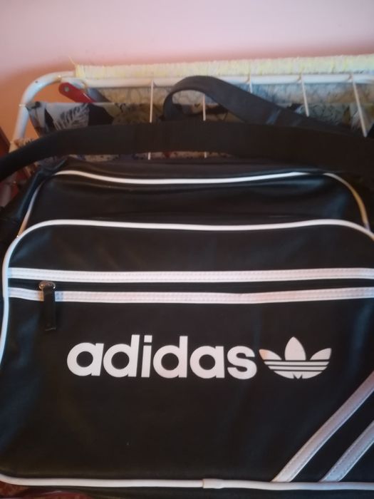 Geaca și geanta Noi Baia Mare • OLX.ro