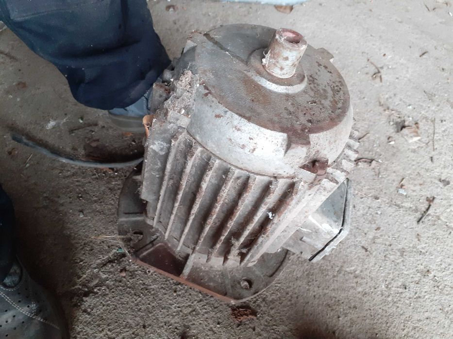 Vand motor monofazic/trifazic Oradea • OLX.ro