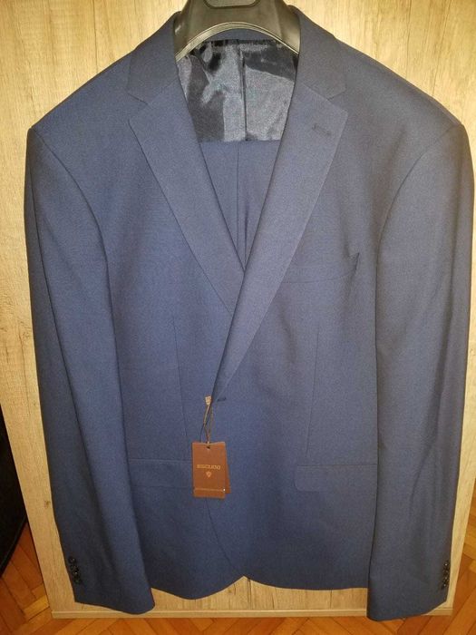 Vand Costum nou nout Escudo Marimea 58 Oradea • OLX.ro