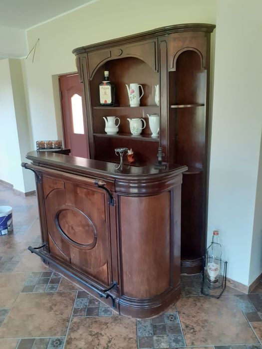 Bar plus vitrina din lemn masiv Piatra Neamt • OLX.ro
