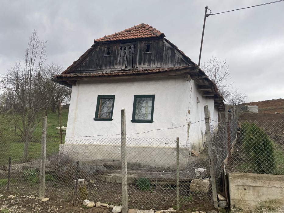 Casa de vara cu gradina de vanzare in Badeni Turda • OLX.ro