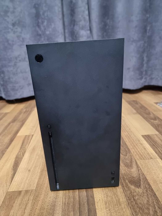 Xbox Series X 1 TB + 5 jocuri + 2 controllere Patarlagele • OLX.ro