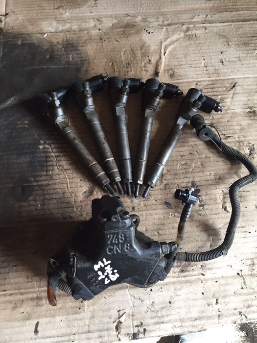 Injectoare+pompa jeep 2.7 grand Cherokee Pret 2000 lei Arad • OLX.ro