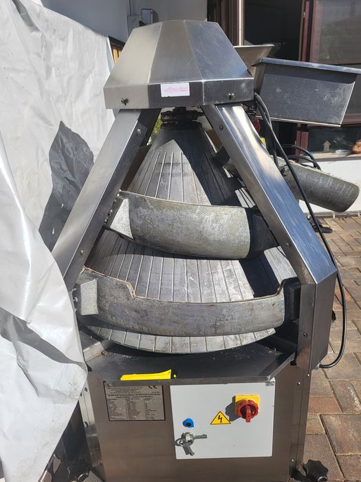 Masina de modelat aluat de paine rotund Pietrisu • OLX.ro