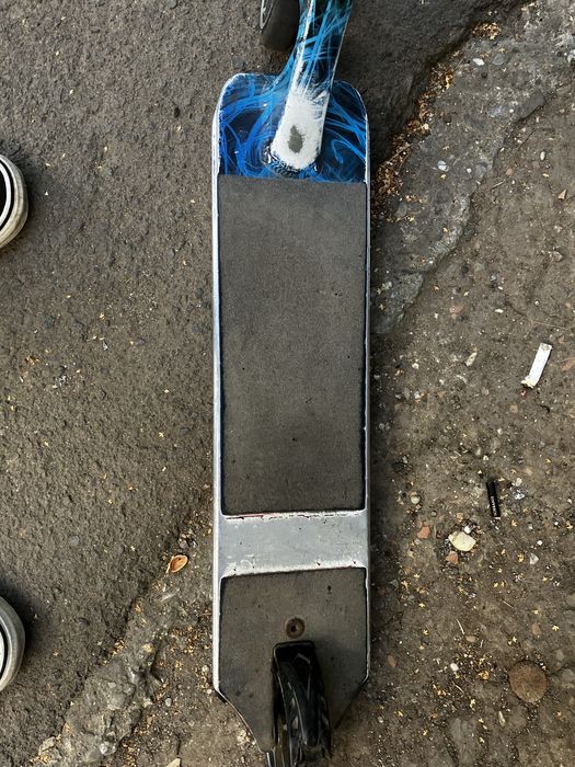 Trotinetă freestyle Blunt Prodigy S8 Scratch Miercurea-Ciuc • OLX.ro