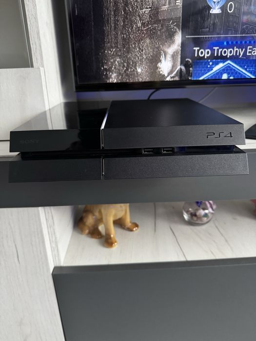 PlayStation 4 cu maneta originala putin folosit Bacau • OLX.ro