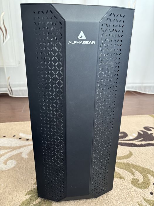 PC GAMING (Făcit de Pc Garage) Comaneasca • OLX.ro