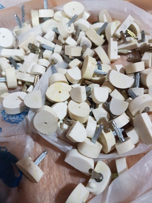 Flecuri cu tija metalică Buda • OLX.ro