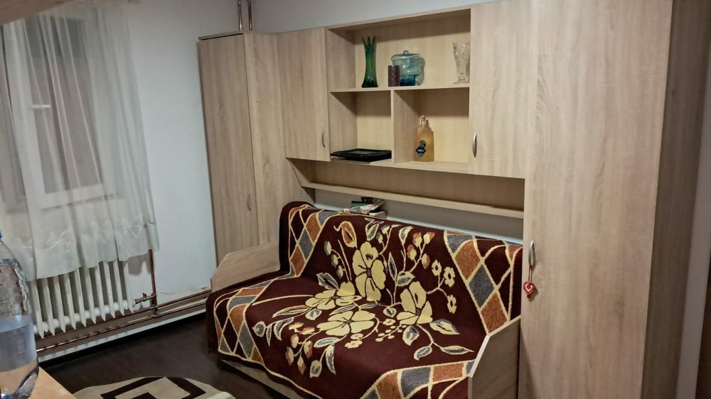 Pf inchiriez apartament strada Busteni Dosu Bricii • OLX.ro