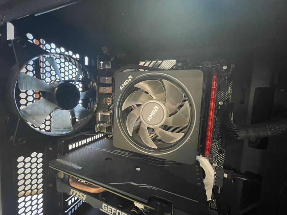 Unitate centrala de gaming-PC BUILD!! Baia Mare • OLX.ro