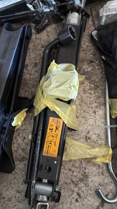 Cric Nissan Qasqai Dacia duster nissan X trail Hyundai tucson Kia ...