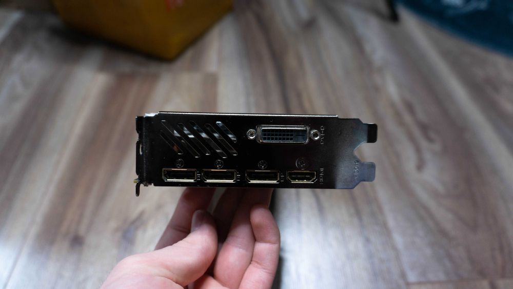 Placa video Gigabyte GTX 1080TI Gaming OC 11Gb White RECONDITIONAT ...