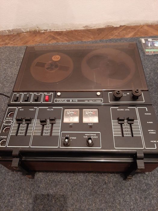 Magnetofon Tesla cu boxe Nova Pitesti • OLX.ro