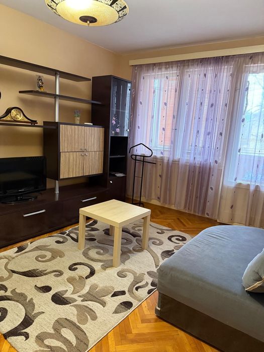 Proprietar închiriez apartament 3 camere cartier Pajura Bucuresti ...